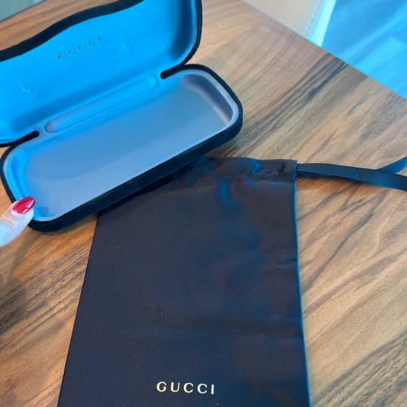 Gucci | Accessories | Gucci Velvet Eyeglass Case With Silk Duster ...